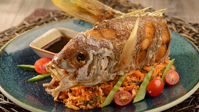 whole fried fish restaurant