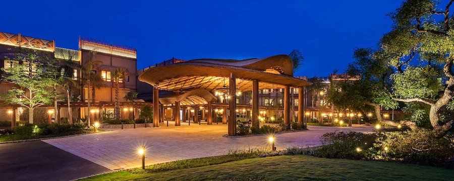 Disney Explorers Lodge | Hotel | Hong Kong Disneyland | Official Site